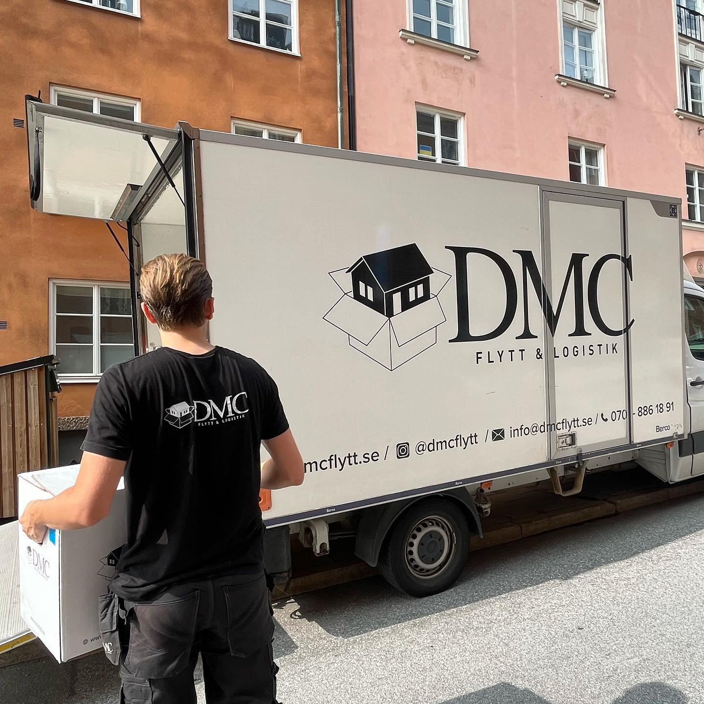 Flyttfirma i Stockholm: Få Flytthjälp Till Bra Pris - DMC Flytt & Logistik